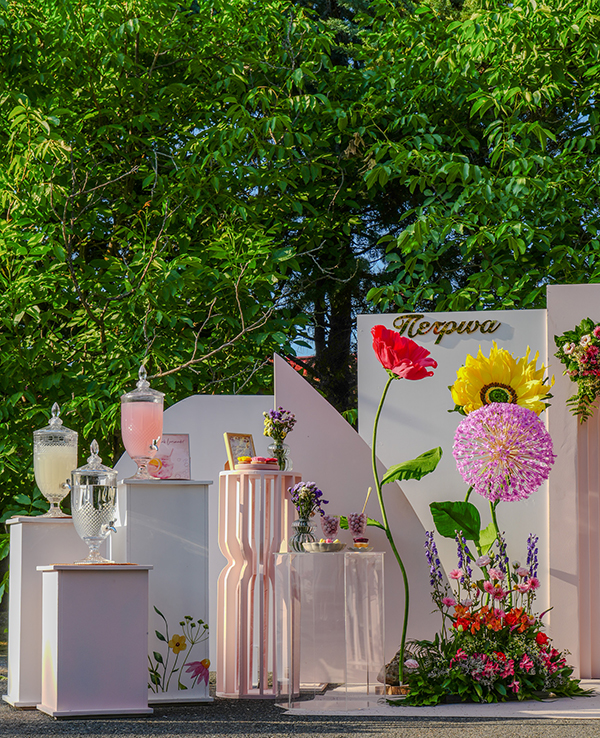 Διακοσμητικές ιδέες για βάπτιση κοριτσιού με παραμυθένια λουλούδια ...